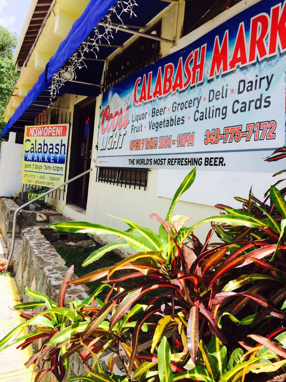 Calabash Market: Cool Deli in Coral Bay | Mooncottage